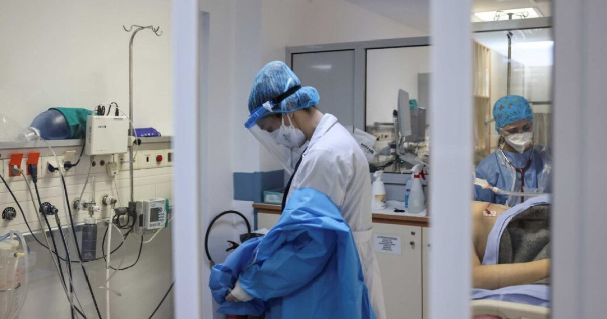 Απουσιάζουν από το ΕΣΥ 7.000 άτομα: 2.000 υγειονομικοί σε καραντίνα